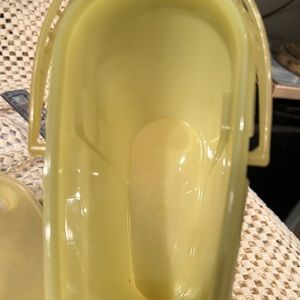 Tupperware | Kitchen | Tupperware Quart Pour And Store Container With ...